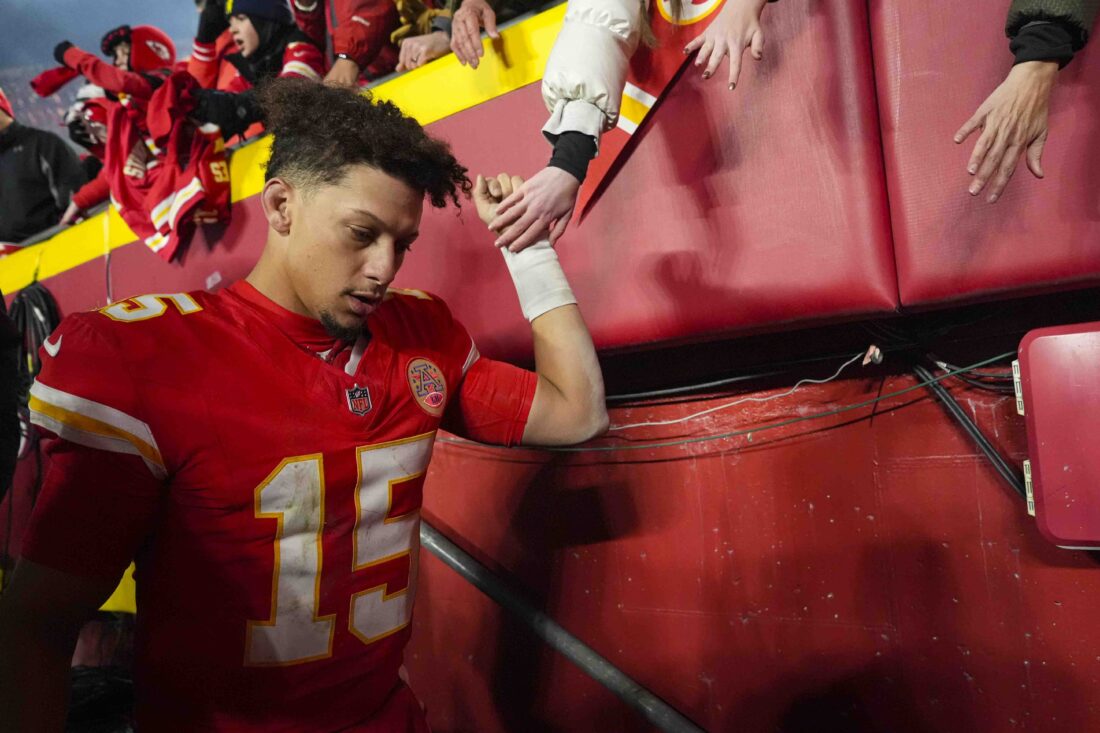 Chiefs keep winning despite an O-line problem that has wreaked havoc ...
